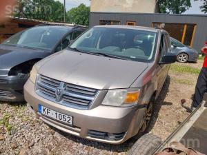 Желтый Додж Гранд Караван 2008 в Рига, объемом двигателя 3.80 л и пробегом 240 тыс. км за 1700 €, фото  на AUTOMOTO.COM.LV
