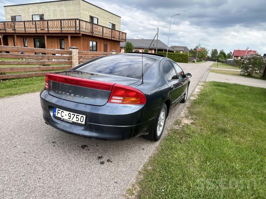 Blue Dodge Intrepid 2000 in Riga, with an engine capacity of 3.20 L and mileage of 155 thousand km for 1480 €, photo 6 on AUTOMOTO.COM.LV