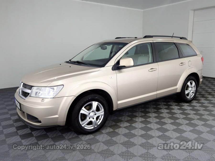 Beige Dodge Journey 2009 in Tallinn, with an engine capacity of 2.00 L and mileage of 324 thousand km for 1999 €, photo 3 on AUTOMOTO.COM.LV