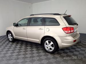 Beige Dodge Journey 2009 in Tallinn, with an engine capacity of 2.00 L and mileage of 324 thousand km for 1999 €, photo 5 on AUTOMOTO.COM.LV