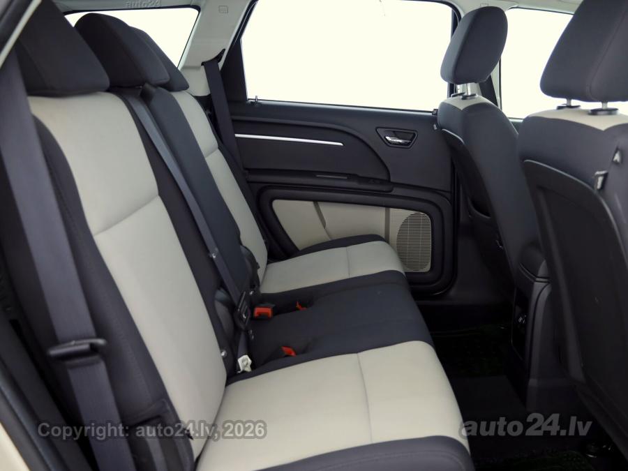 Beige Dodge Journey 2009 in Tallinn, with an engine capacity of 2.00 L and mileage of 324 thousand km for 1999 €, photo 8 on AUTOMOTO.COM.LV