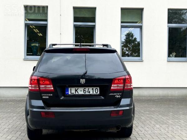 Melns Dodge Journey 2008 Jelgava, ar dzinēja tilpumu 2.00 L un nobraukumu 246 tūkst. km par 4850 €, foto 5 vietnē AUTOMOTO.COM.LV