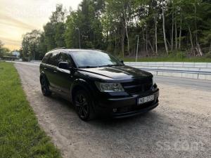 Melns Dodge Journey 2008 Tukums, ar dzinēja tilpumu 2.00 L un nobraukumu 310 tūkst. km par 3300 €, foto  vietnē AUTOMOTO.COM.LV