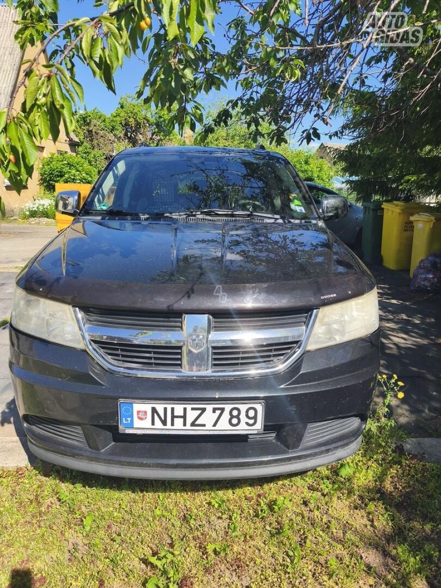 Melns Dodge Journey 2008 Viļņa, ar dzinēja tilpumu 2.00 L un nobraukumu 244 tūkst. km par 3500 €, foto 4 vietnē AUTOMOTO.COM.LV
