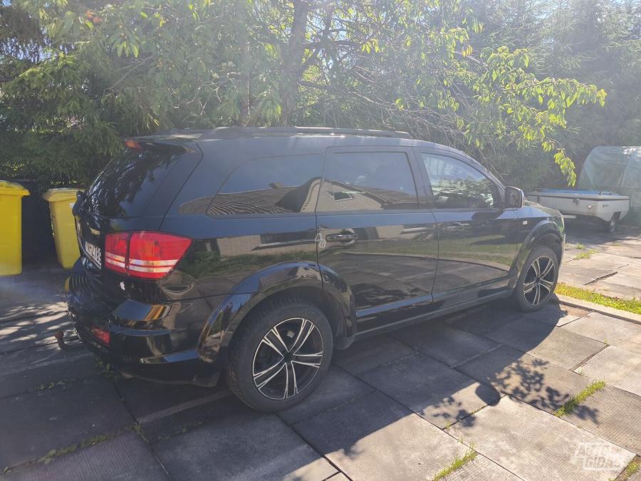 Melns Dodge Journey 2008 Viļņa, ar dzinēja tilpumu 2.00 L un nobraukumu 244 tūkst. km par 3500 €, foto 7 vietnē AUTOMOTO.COM.LV