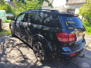 Melns Dodge Journey 2008 Viļņa, ar dzinēja tilpumu 2.00 L un nobraukumu 244 tūkst. km par 3500 €, foto 15 vietnē AUTOMOTO.COM.LV