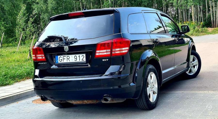 Black Dodge Journey 2008 in Vilnius, with an engine capacity of 3.50 L and mileage of 179 thousand km for 2500 €, photo 8 on AUTOMOTO.COM.LV