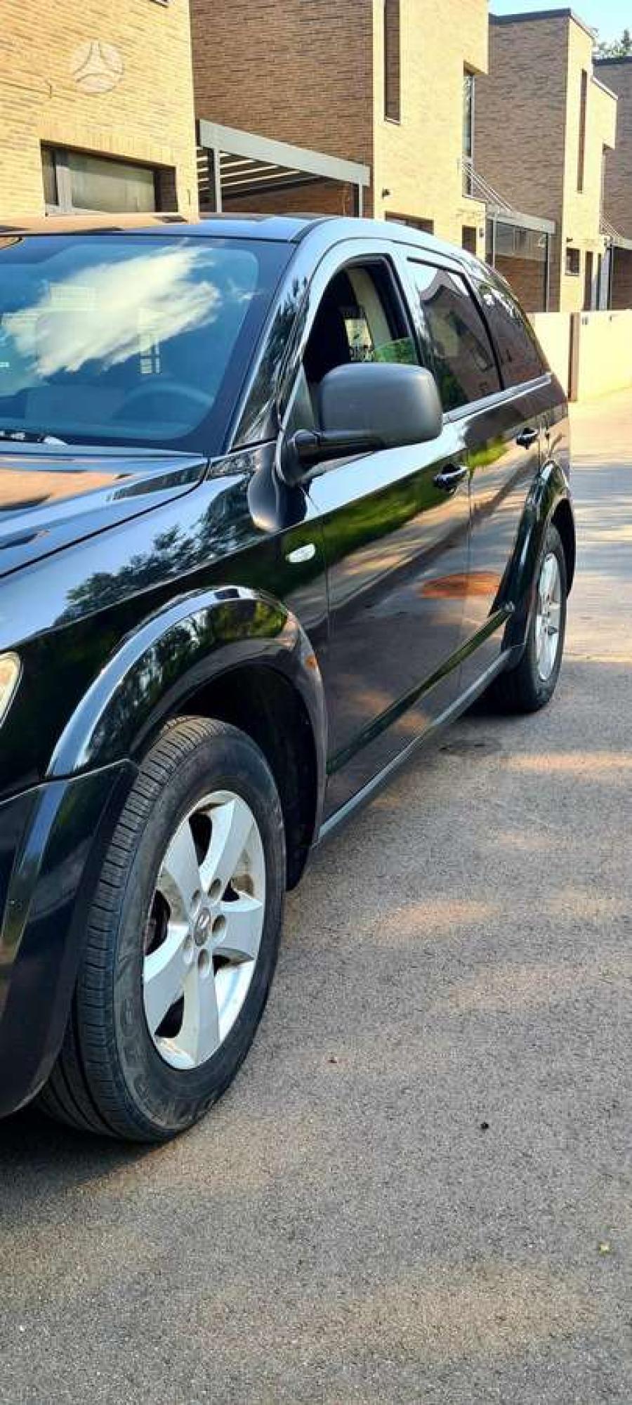 Black Dodge Journey 2008 in Vilnius, with an engine capacity of 3.50 L and mileage of 179 thousand km for 2500 €, photo 25 on AUTOMOTO.COM.LV