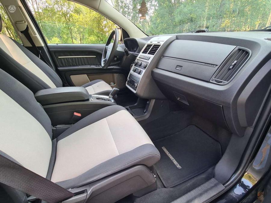 Black Dodge Journey 2008 in Vilnius, with an engine capacity of 3.50 L and mileage of 179 thousand km for 2500 €, photo 28 on AUTOMOTO.COM.LV