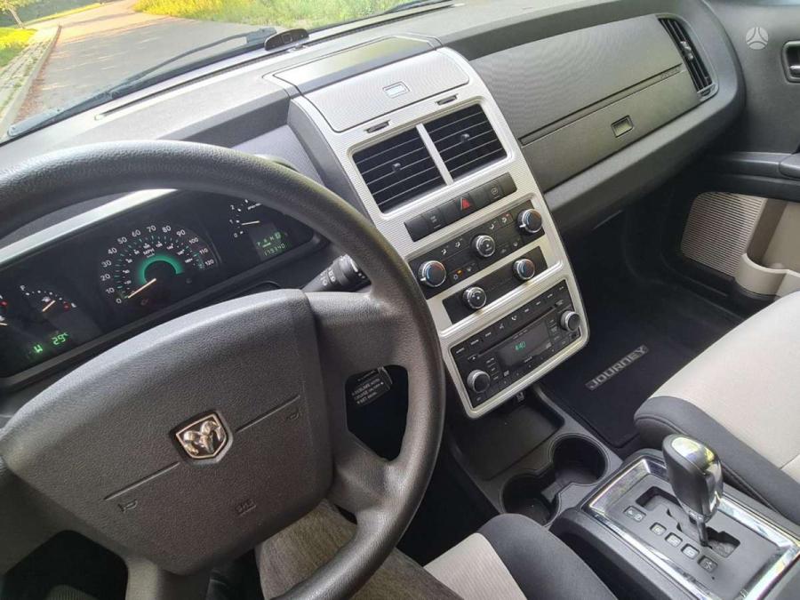 Black Dodge Journey 2008 in Vilnius, with an engine capacity of 3.50 L and mileage of 179 thousand km for 2500 €, photo 34 on AUTOMOTO.COM.LV