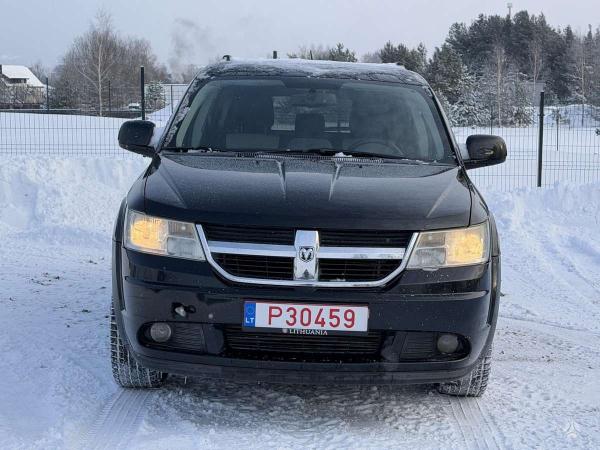 Black Dodge Journey 2009 in Vilnius, with an engine capacity of 1.97 L and mileage of 250 thousand km for 1950 €, photo 2 on AUTOMOTO.COM.LV