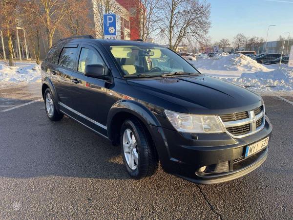 Melns Dodge Journey 2009 Šauļi, ar dzinēja tilpumu 1.97 L un nobraukumu 274 tūkst. km par 3125 €, foto 2 vietnē AUTOMOTO.COM.LV
