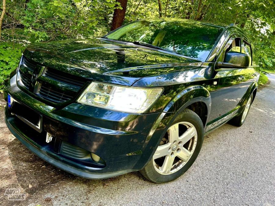 Melns Dodge Journey 2009 Viļņa, ar dzinēja tilpumu 2.40 L un nobraukumu 260 tūkst. km par 1999 €, foto 4 vietnē AUTOMOTO.COM.LV
