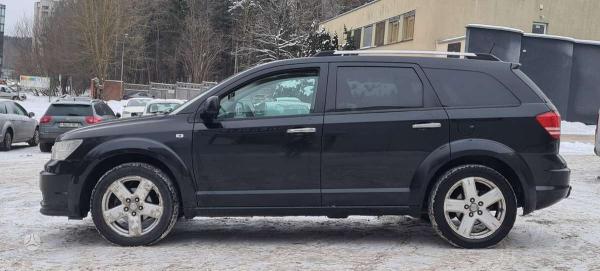 Melns Dodge Journey 2010 Viļņa, ar dzinēja tilpumu 1.97 L un nobraukumu 264 tūkst. km par 3650 €, foto 5 vietnē AUTOMOTO.COM.LV