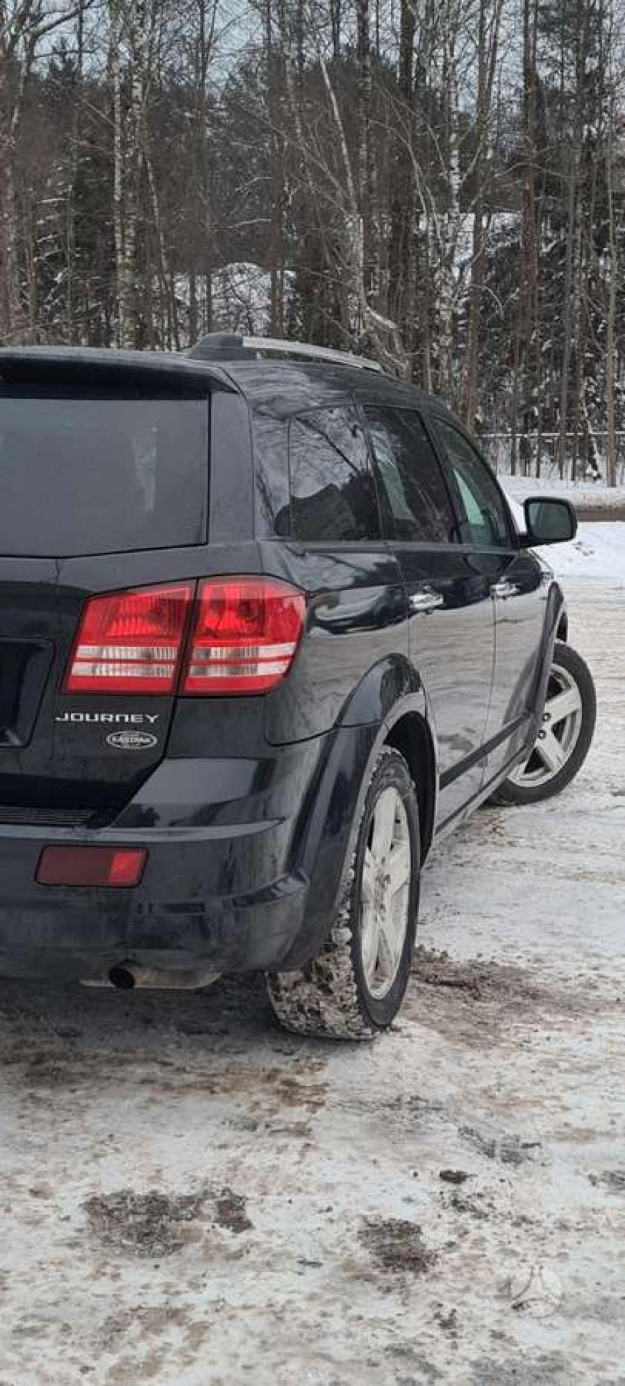 Melns Dodge Journey 2010 Viļņa, ar dzinēja tilpumu 1.97 L un nobraukumu 264 tūkst. km par 3650 €, foto 11 vietnē AUTOMOTO.COM.LV