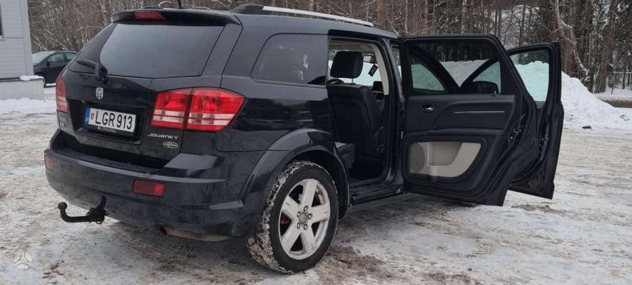 Melns Dodge Journey 2010 Viļņa, ar dzinēja tilpumu 1.97 L un nobraukumu 264 tūkst. km par 3650 €, foto 15 vietnē AUTOMOTO.COM.LV