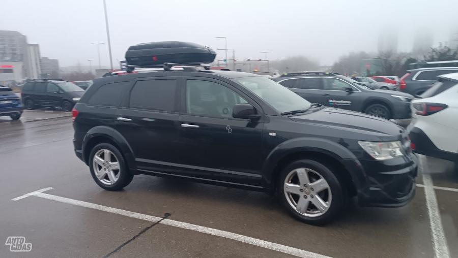 Black Dodge Journey 2010 in Vilnius, with an engine capacity of 2.00 L and mileage of 209 thousand km for 3450 €, photo 14 on AUTOMOTO.COM.LV