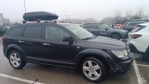 Black Dodge Journey 2010 in Vilnius, with an engine capacity of 2.00 L and mileage of 209 thousand km for 3450 €, photo 15 on AUTOMOTO.COM.LV