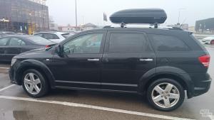Black Dodge Journey 2010 in Vilnius, with an engine capacity of 2.00 L and mileage of 209 thousand km for 3450 €, photo 16 on AUTOMOTO.COM.LV