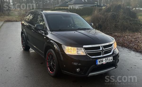 Black Dodge Journey 2016 in Jurmala, with an engine capacity of 2.40 L and mileage of 245 thousand km for 8500 €, photo 2 on AUTOMOTO.COM.LV