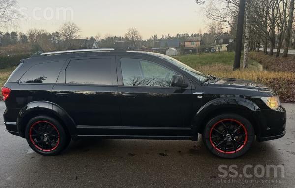 Black Dodge Journey 2016 in Jurmala, with an engine capacity of 2.40 L and mileage of 245 thousand km for 8500 €, photo 3 on AUTOMOTO.COM.LV