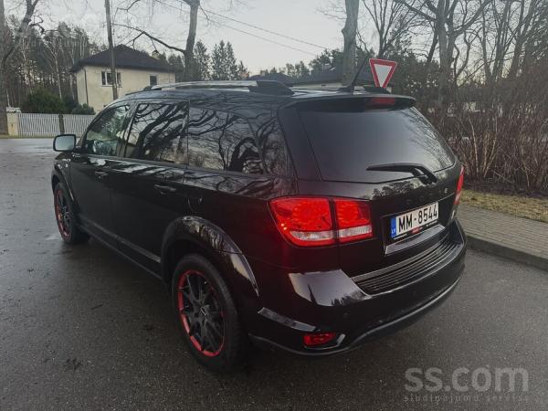 Black Dodge Journey 2016 in Jurmala, with an engine capacity of 2.40 L and mileage of 245 thousand km for 8500 €, photo 5 on AUTOMOTO.COM.LV