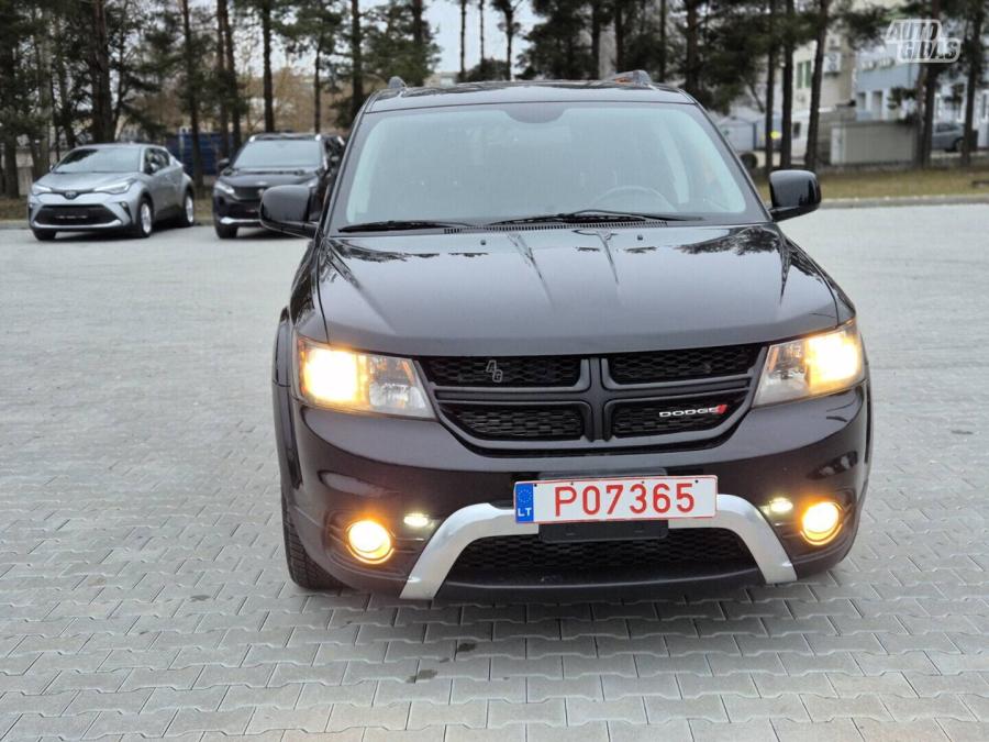 Black Dodge Journey 2017 in Siauliai, with an engine capacity of 3.60 L and mileage of 206 thousand km for 9300 €, photo 2 on AUTOMOTO.COM.LV