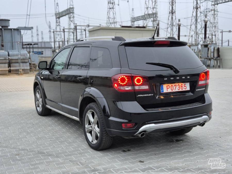 Black Dodge Journey 2017 in Siauliai, with an engine capacity of 3.60 L and mileage of 206 thousand km for 9300 €, photo 6 on AUTOMOTO.COM.LV