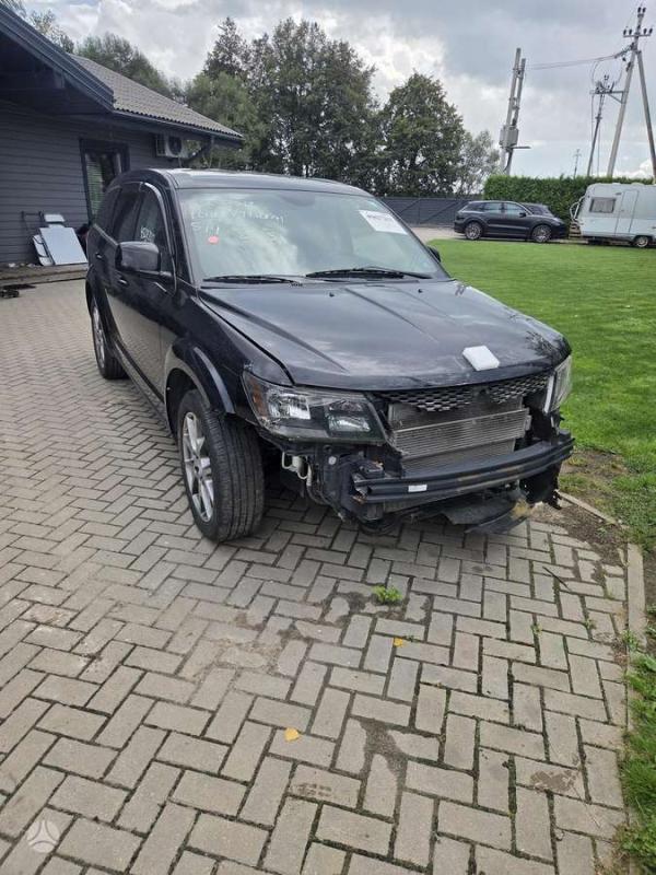 Dodge Journey 2017 KaiÅ”iadorys vietnÄ Melns Dodge Journey 2017 KaiÅ”iadorys, ar dzinÄja tilpumu 3.60 L un nobraukumu 200 tÅ«kst. km par 5600 ā¬, foto 6 vietnÄ AUTOMOTO.COM.LV