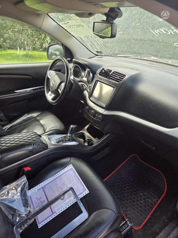 Dodge Journey 2017 KaiÅ”iadorys vietnÄ Melns Dodge Journey 2017 KaiÅ”iadorys, ar dzinÄja tilpumu 3.60 L un nobraukumu 200 tÅ«kst. km par 5600 ā¬, foto 9 vietnÄ AUTOMOTO.COM.LV
