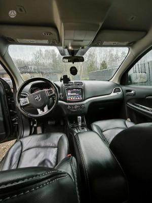Melns Dodge Journey 2018 Panevēža, ar dzinēja tilpumu 2.40 L un nobraukumu 142 tūkst. km par 8500 €, foto 6 vietnē AUTOMOTO.COM.LV