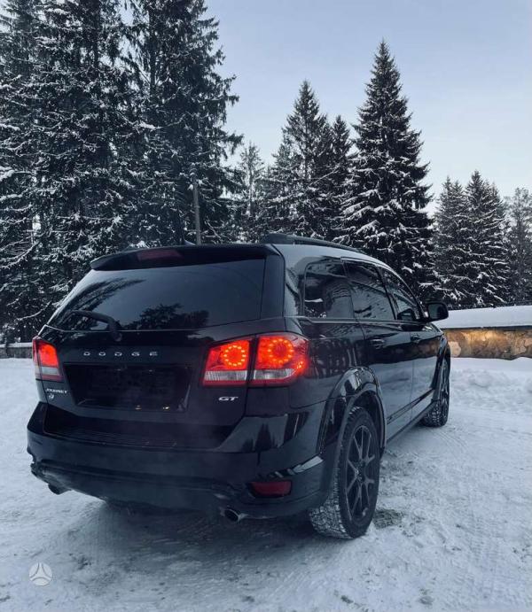 Black Dodge Journey 2018 in Telschi, with an engine capacity of 3.60 L and mileage of 177 thousand km for 11800 €, photo 6 on AUTOMOTO.COM.LV