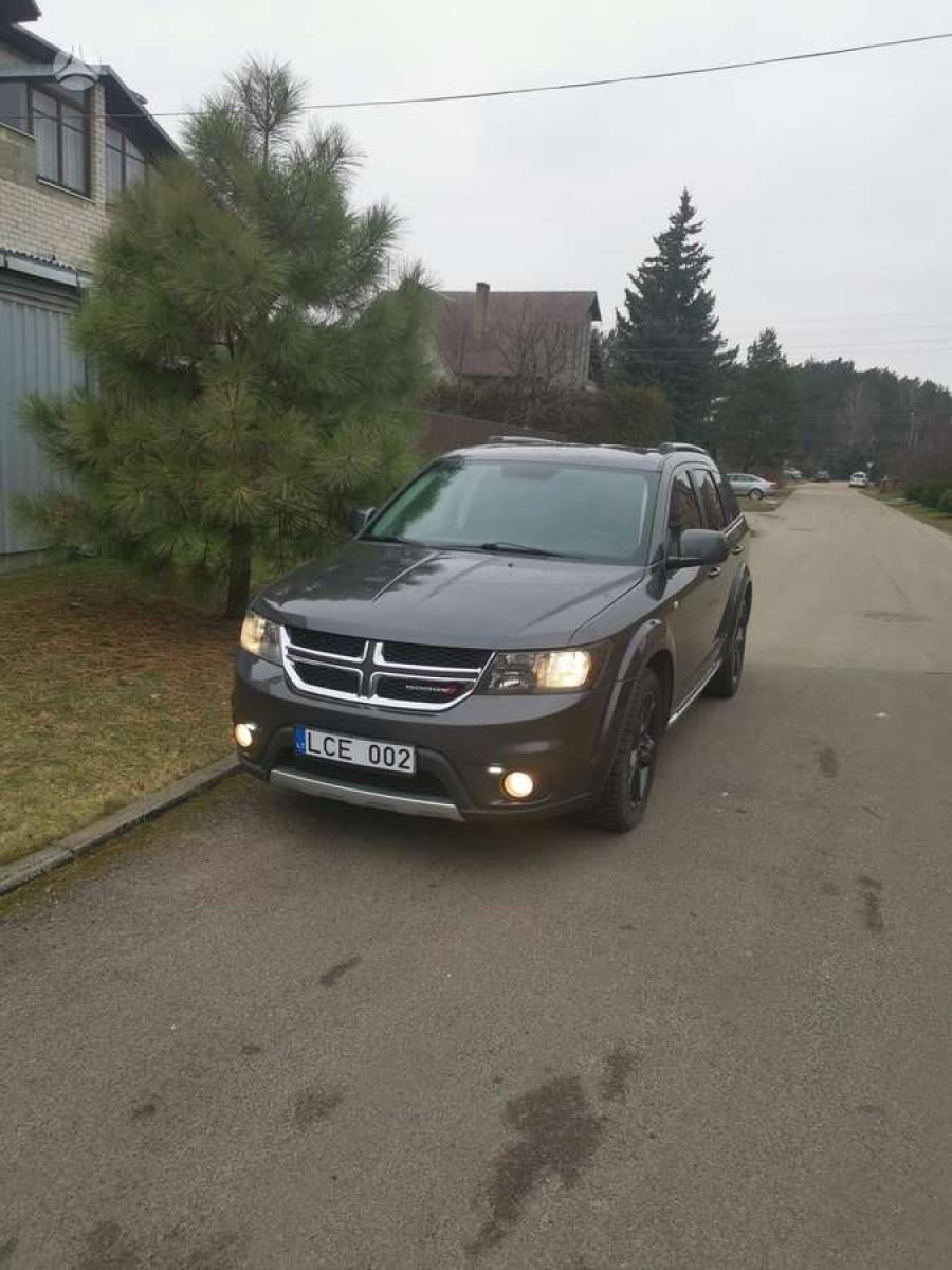 Black Dodge Journey 2018 in Panevezys, with an engine capacity of 2.36 L and mileage of 150 thousand km for 5800 €, photo 1 on AUTOMOTO.COM.LV