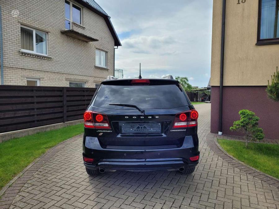 Melns Dodge Journey 2018 Telšiai, ar dzinēja tilpumu 3.60 L un nobraukumu 176 tūkst. km par 10500 €, foto 5 vietnē AUTOMOTO.COM.LV