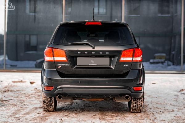 Black Dodge Journey 2019 in Kaunas, with an engine capacity of 3.60 L and mileage of 128 thousand km for 13500 €, photo 4 on AUTOMOTO.COM.LV