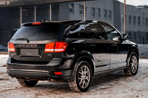Black Dodge Journey 2019 in Kaunas, with an engine capacity of 3.60 L and mileage of 128 thousand km for 13500 €, photo 6 on AUTOMOTO.COM.LV