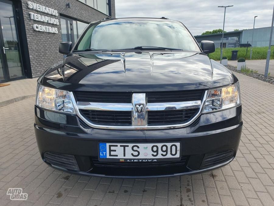 Black Dodge Journey 2009 in Kaunas, with an engine capacity of 2.40 L and mileage of 173 thousand km for 2350 €, photo 3 on AUTOMOTO.COM.LV