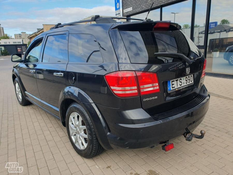Black Dodge Journey 2009 in Kaunas, with an engine capacity of 2.40 L and mileage of 173 thousand km for 2350 €, photo 7 on AUTOMOTO.COM.LV