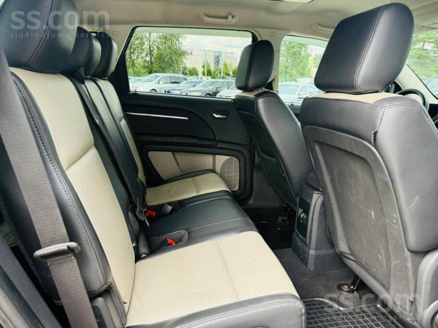 Black Dodge Journey 2009 in Riga, with an engine capacity of 2.00 L and mileage of 0 thousand km for 3750 €, photo 10 on AUTOMOTO.COM.LV
