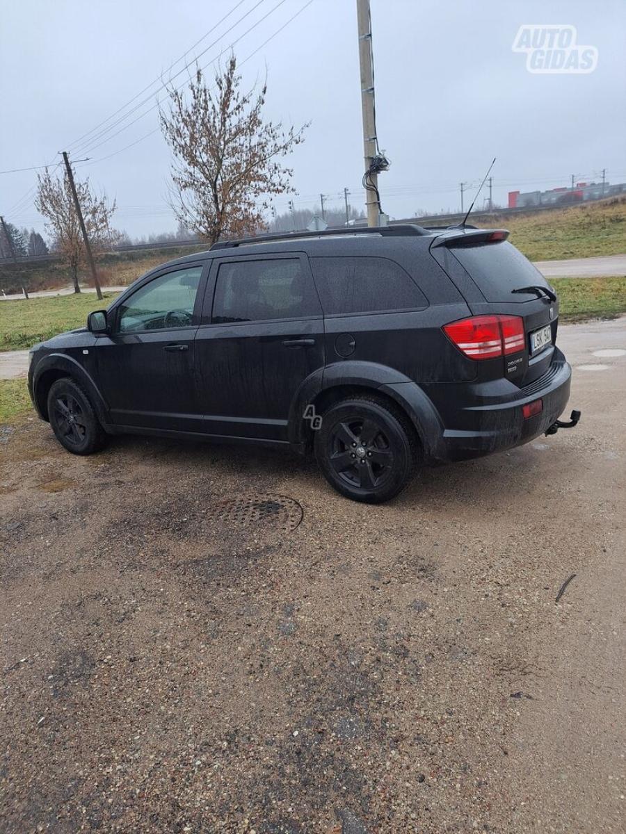 Black Dodge Journey 2010 in Telschi, with an engine capacity of 2.00 L and mileage of 320 thousand km for 1200 €, photo 4 on AUTOMOTO.COM.LV