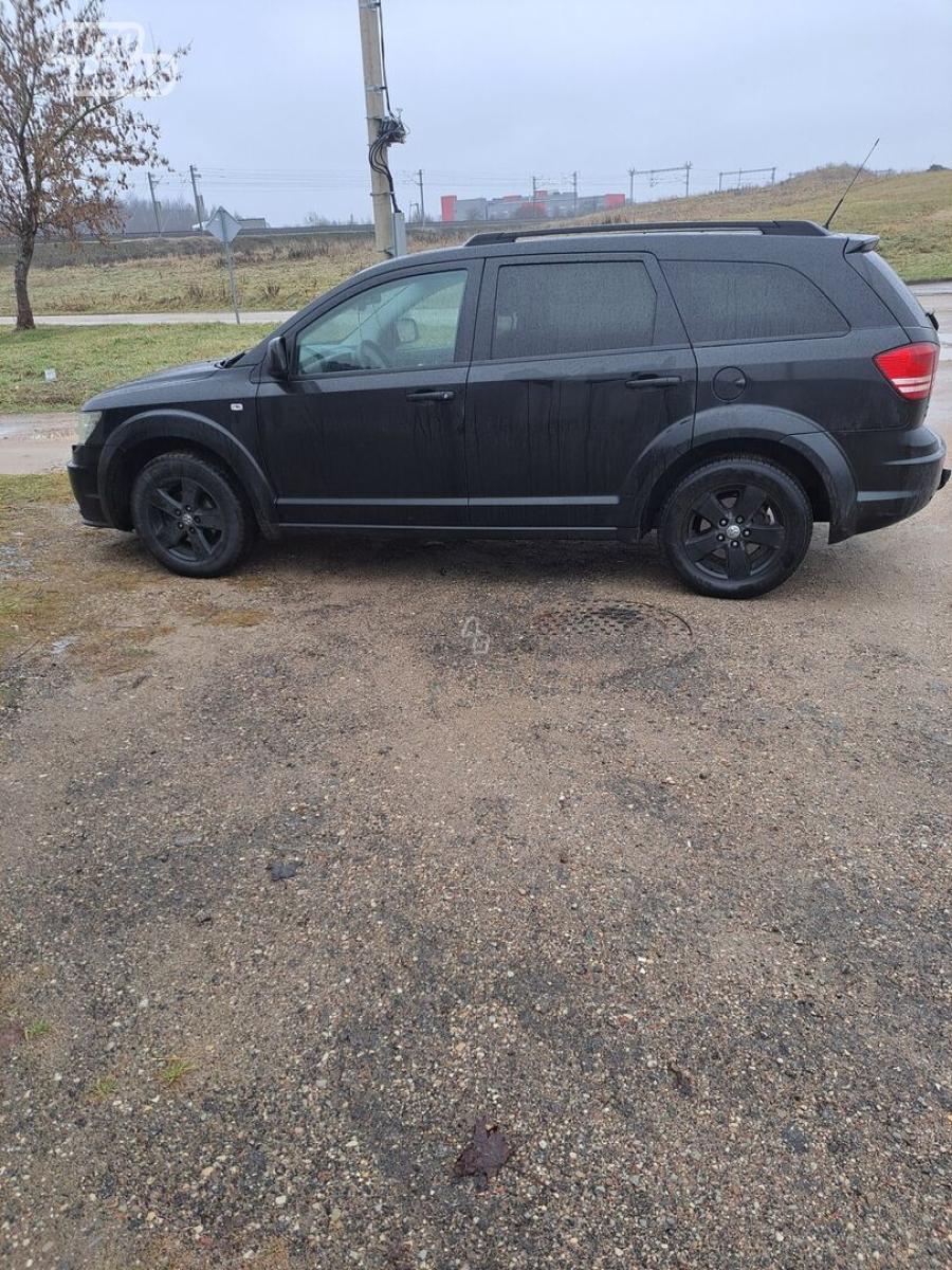 Black Dodge Journey 2010 in Telschi, with an engine capacity of 2.00 L and mileage of 320 thousand km for 1200 €, photo 5 on AUTOMOTO.COM.LV