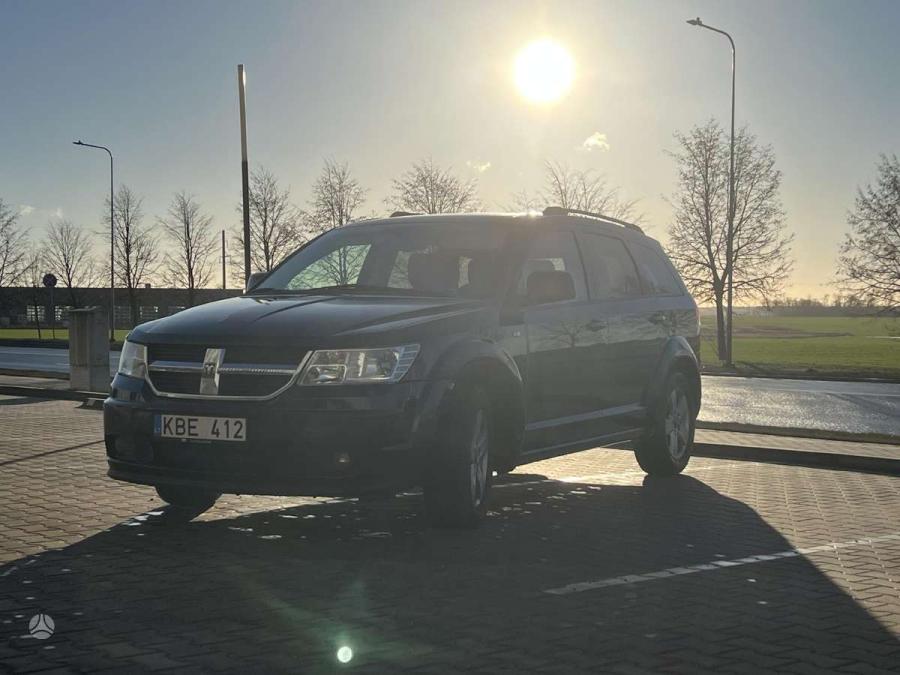 Black Dodge Journey 2010 in Panevezys, with an engine capacity of 2.00 L and mileage of 220 thousand km for 3500 €, photo 2 on AUTOMOTO.COM.LV