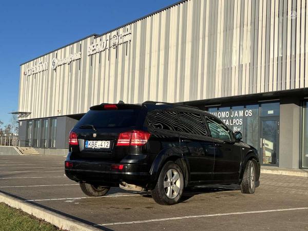 Black Dodge Journey 2010 in Panevezys, with an engine capacity of 2.00 L and mileage of 220 thousand km for 3500 €, photo 6 on AUTOMOTO.COM.LV