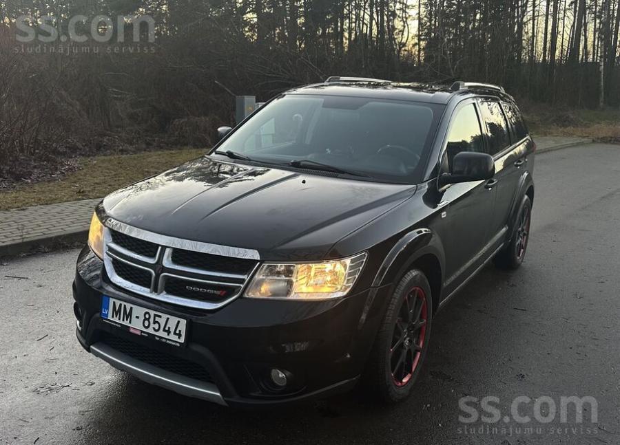 Black Dodge Journey 2016 in Jurmala, with an engine capacity of 2.40 L and mileage of 245 thousand km for 9000 €, photo 1 on AUTOMOTO.COM.LV