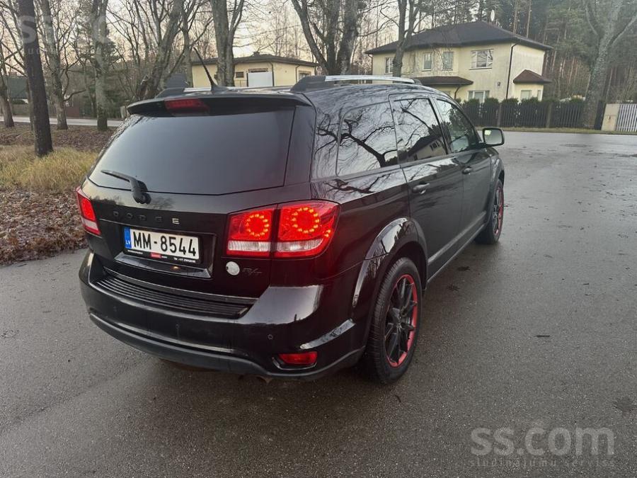 Black Dodge Journey 2016 in Jurmala, with an engine capacity of 2.40 L and mileage of 245 thousand km for 9000 €, photo 4 on AUTOMOTO.COM.LV