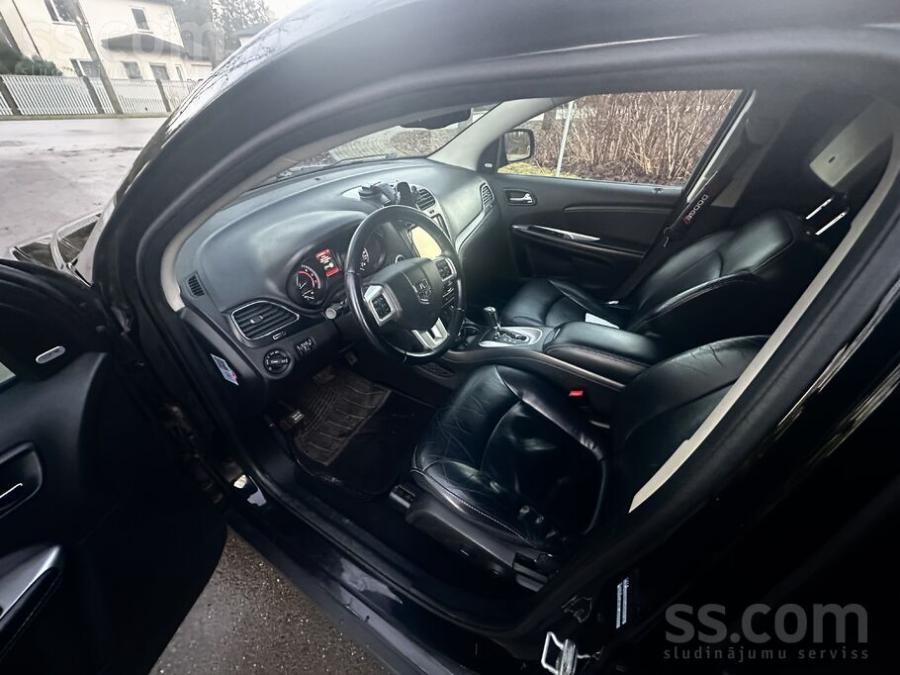 Black Dodge Journey 2016 in Jurmala, with an engine capacity of 2.40 L and mileage of 245 thousand km for 9000 €, photo 10 on AUTOMOTO.COM.LV
