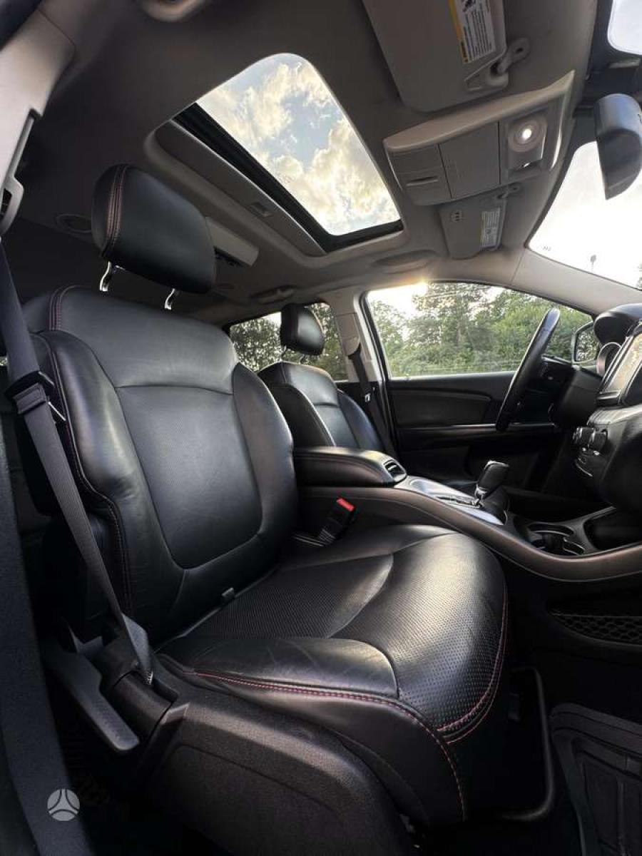 Melns Dodge Journey 2016 Viļņa, ar dzinēja tilpumu 3.60 L un nobraukumu 211 tūkst. km par 7500 €, foto 22 vietnē AUTOMOTO.COM.LV