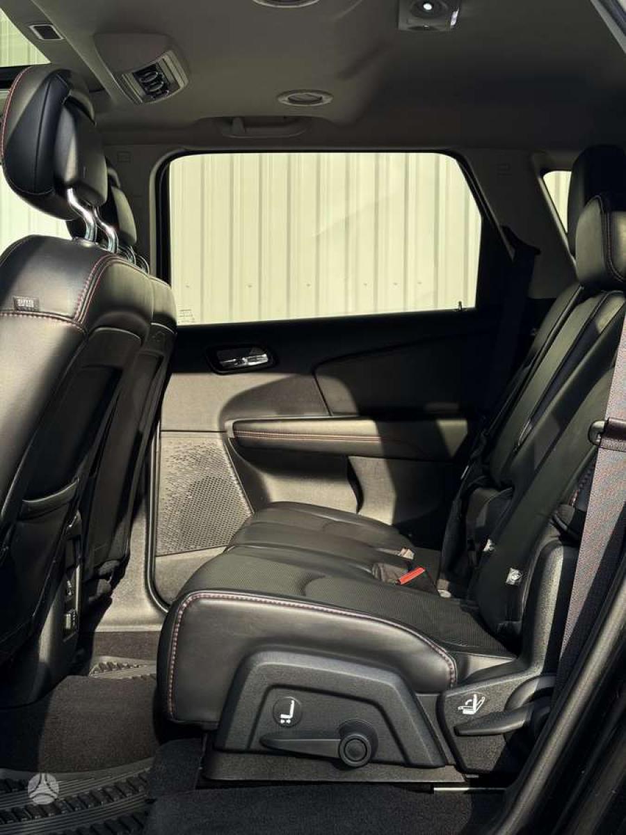 Melns Dodge Journey 2016 Viļņa, ar dzinēja tilpumu 3.60 L un nobraukumu 211 tūkst. km par 7500 €, foto 25 vietnē AUTOMOTO.COM.LV