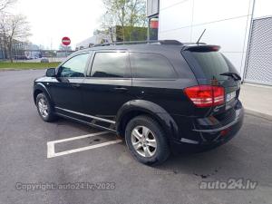 Black Dodge Journey 2008 in Tallinn, with an engine capacity of 2.00 L and mileage of 208 thousand km for 3499 €, photo 5 on AUTOMOTO.COM.LV