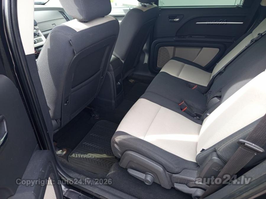 Black Dodge Journey 2008 in Tallinn, with an engine capacity of 2.00 L and mileage of 208 thousand km for 3499 €, photo 12 on AUTOMOTO.COM.LV